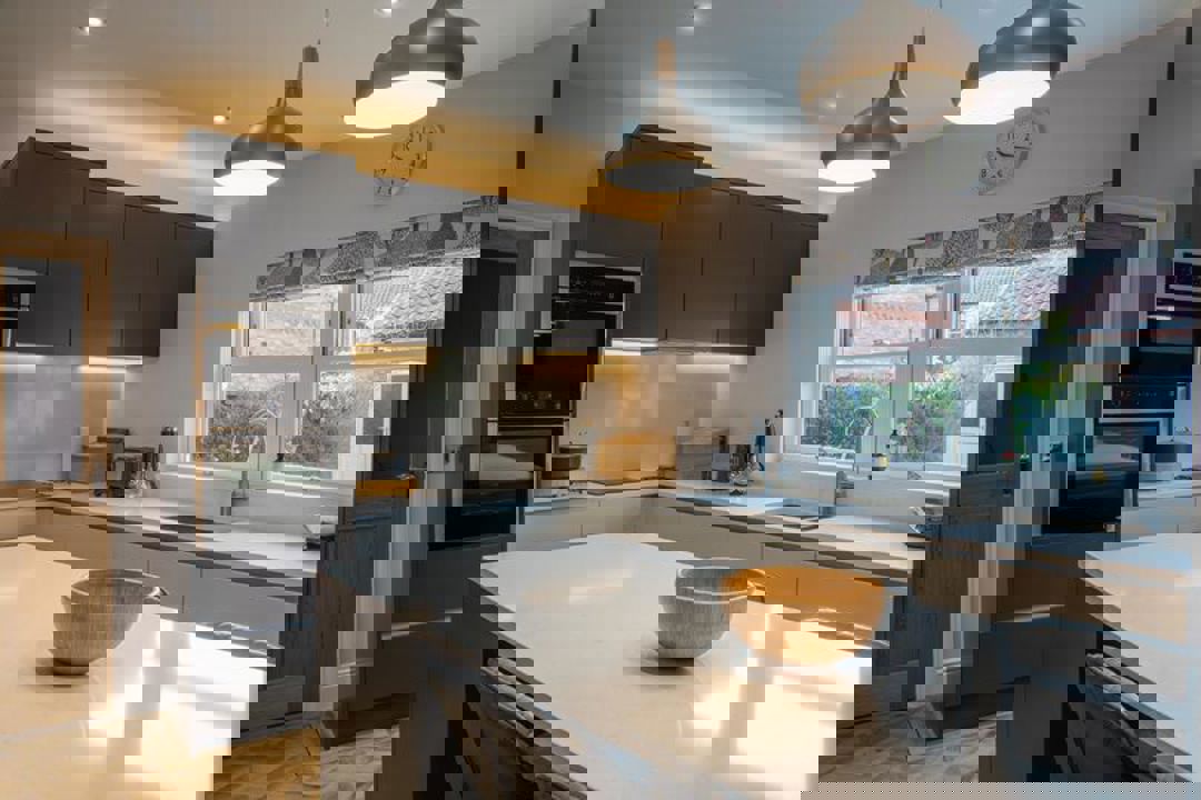 Porter Handleless Matt Graphite & Dove Grey | Real Projects